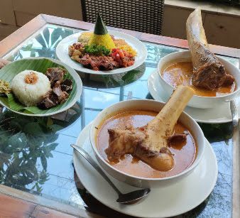Sambut Kemerdekaan dengan Menu Spesial Waroeng Pati Surabaya ...