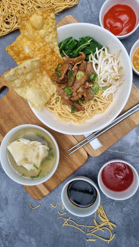 Beef Noodle Wonton Ala The Alana Yogyakarta, Berkuah Hangat & Rasa ...