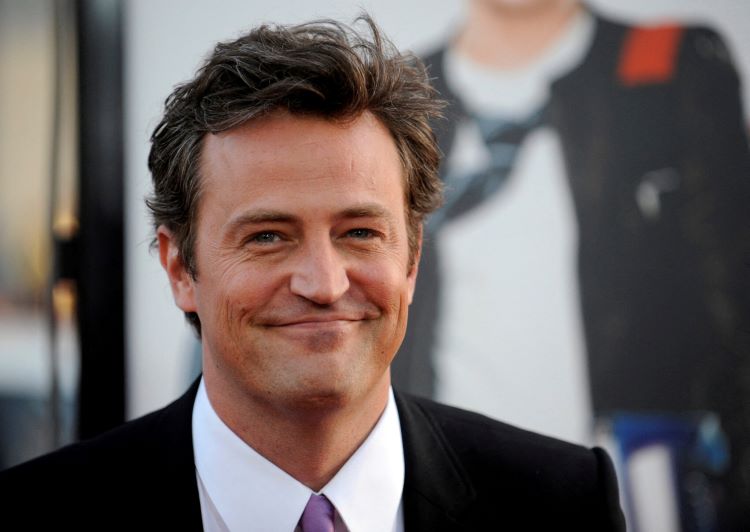 Matthew Perry Aktor Serial “Friends” Tutup Usia - PUSTAKALEWI NEWS