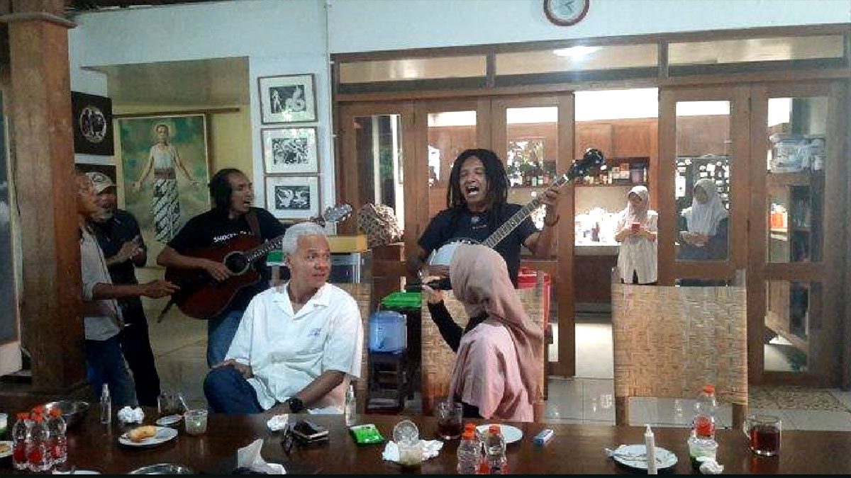 Ganjar Makan Siang Bareng Seniman di Rumah Butet Kartaredjasa ...