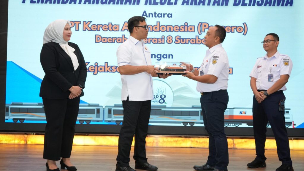 KAI Daop 8 Surabaya Teken MOU dengan Kejaksaan Negeri Surabaya - PUSTAKALEWI NEWS