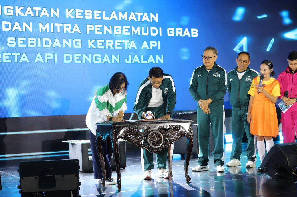 KAI dan Grab Tandatangani MoU untuk Meningkatkan Keselamatan Perjalanan di Perlintasan Sebidang ...