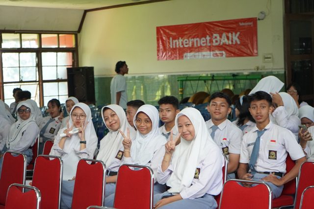 Telkomsel Gelar Internet BAIK Festival 2025 untuk Pelajar di Madiun ...